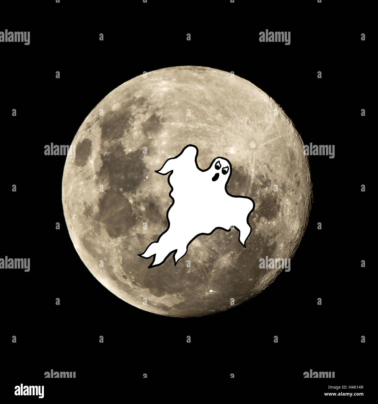 Sheet ghost hi-res stock photography and images - Alamy