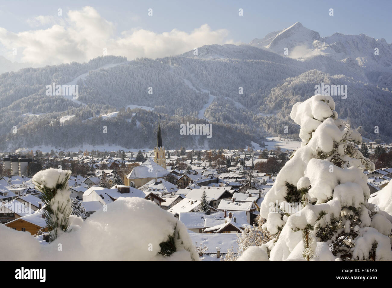 Germany, Bavaria, Garmisch-Partenkirchen, townscape, mountain landscape ...