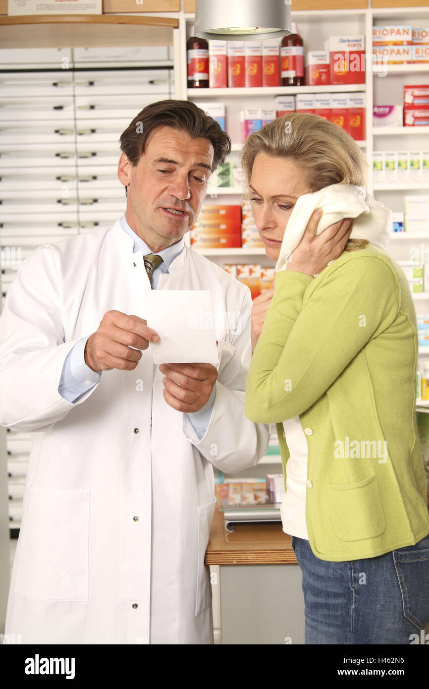 Pharmacist, patient, pain, cold Stock Photo - Alamy