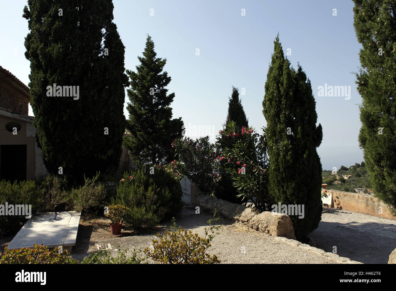 Spain, the Balearic Islands, Majorca, Deia, cemetery Stock Photo - Alamy