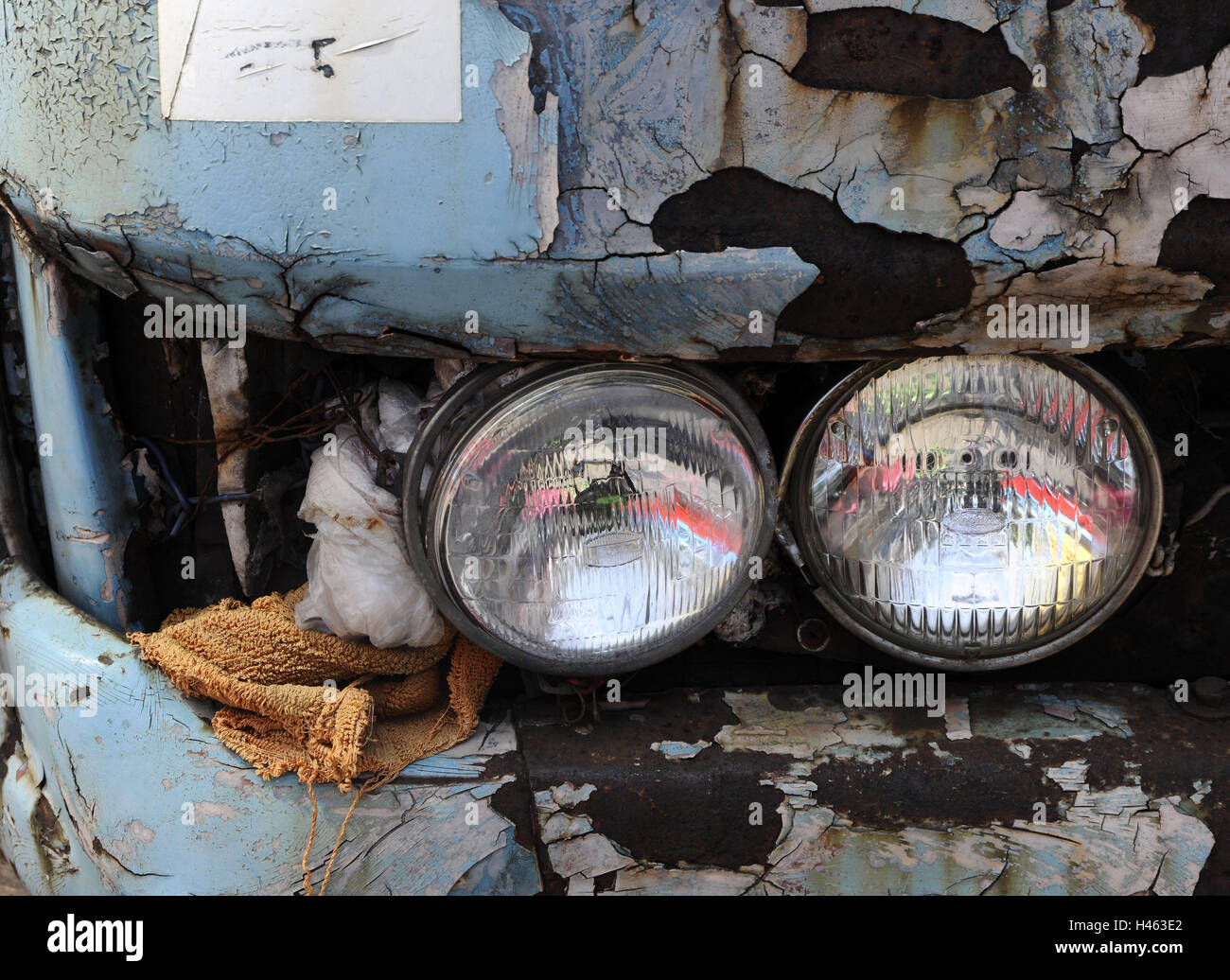 Disused car repair hi-res stock photography and images - Alamy