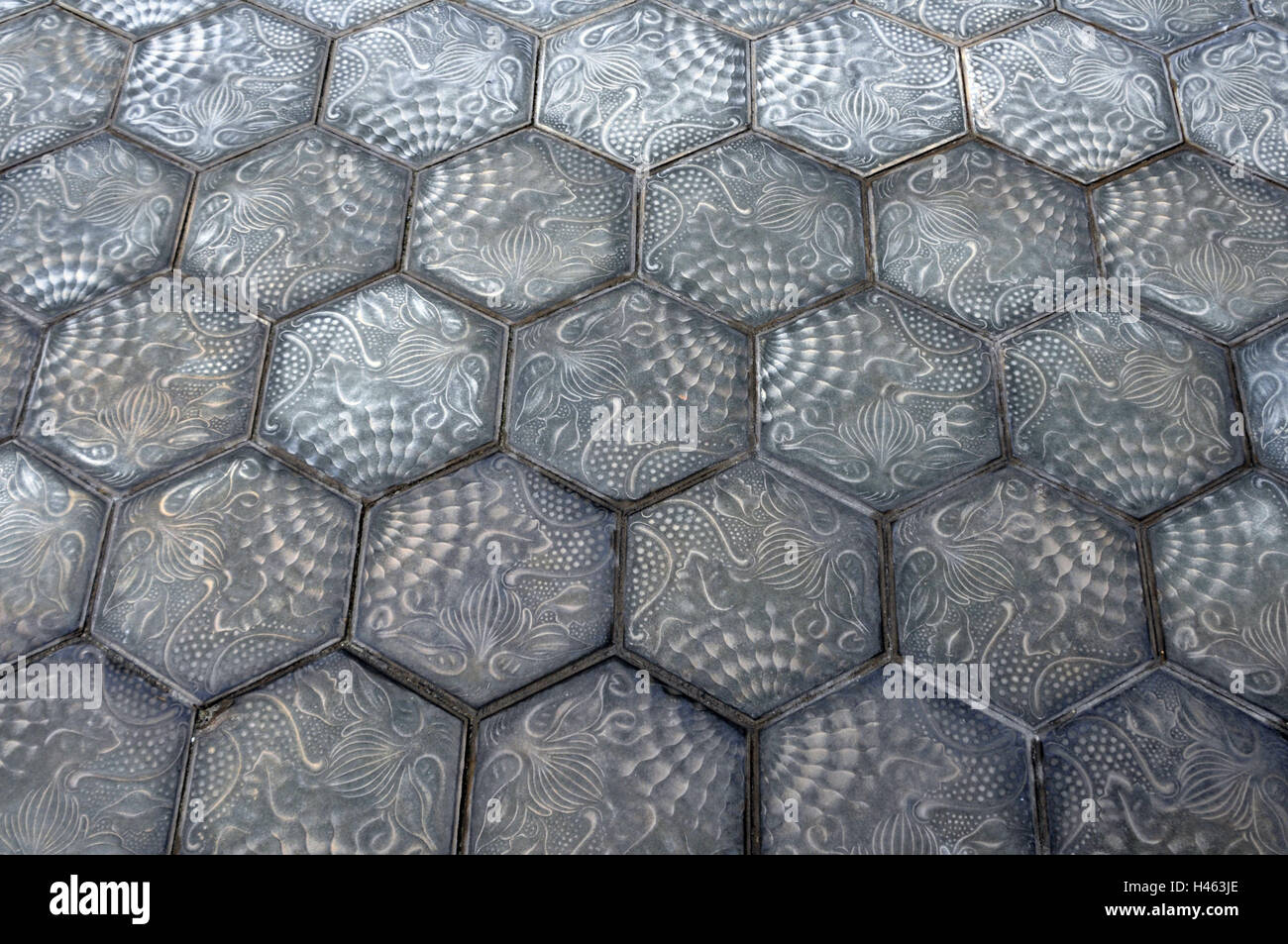 Hexagon paving stones hi-res stock photography and images - Alamy