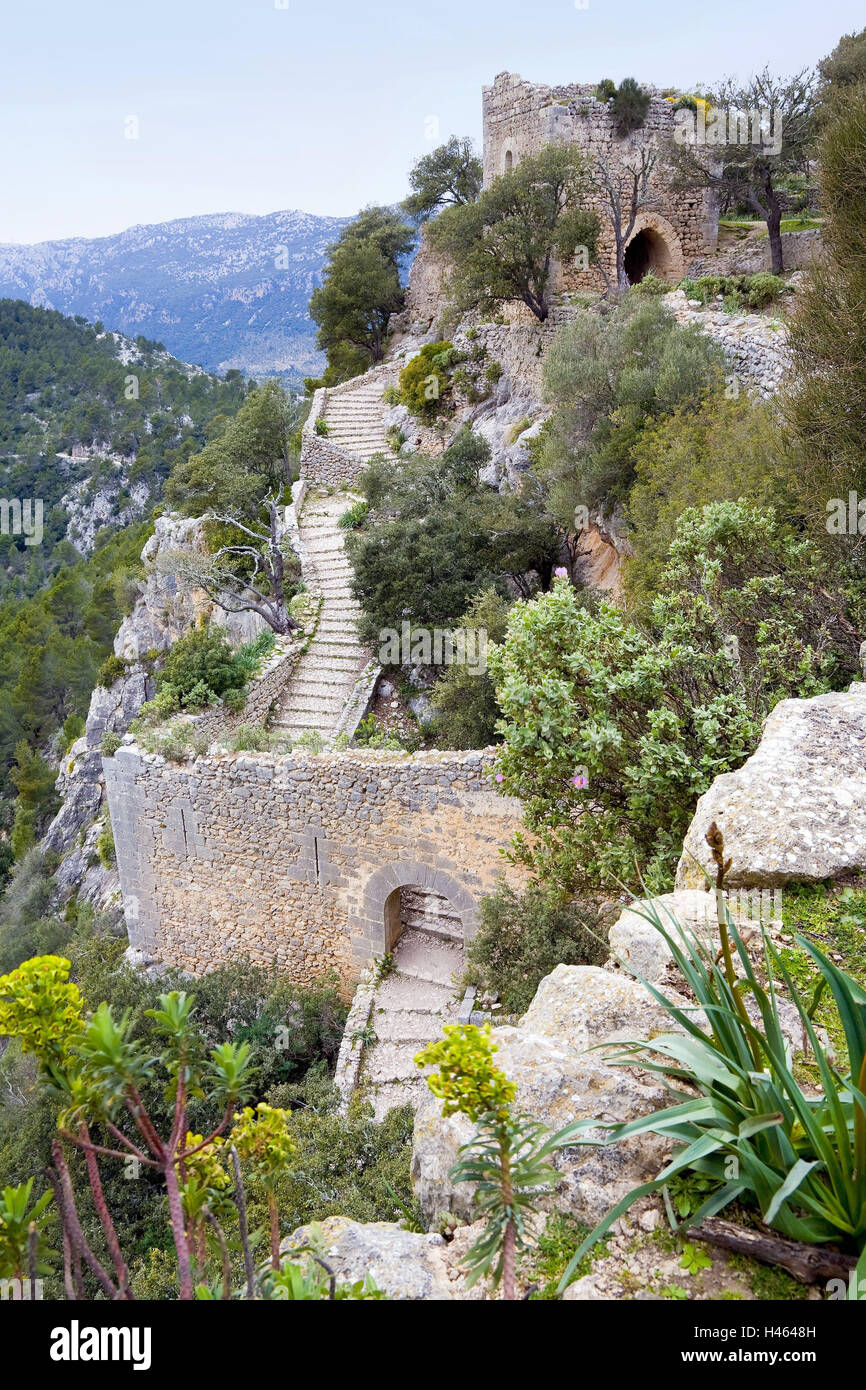 Castell alaro hi-res stock photography and images - Alamy