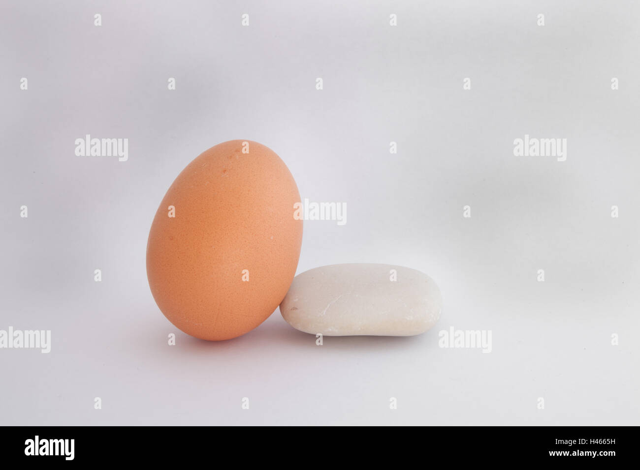Stone egg stand hi-res stock photography and images - Alamy