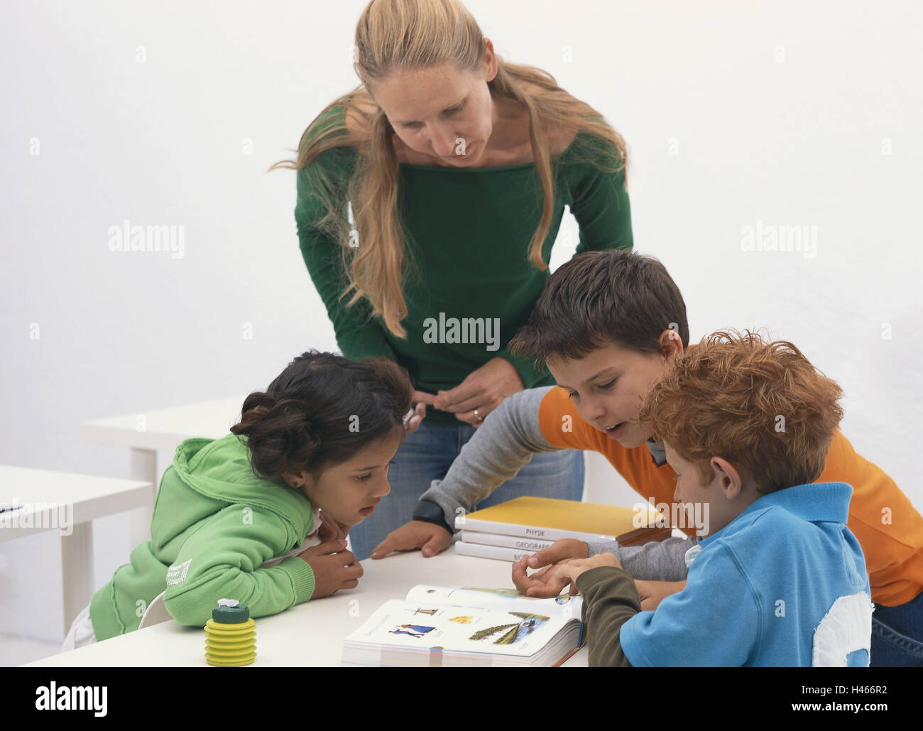 Picture of a teacher hi-res stock photography and images - Alamy
