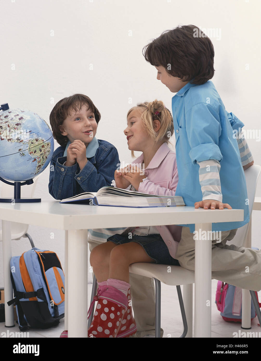 Twins school hi-res stock photography and images - Alamy