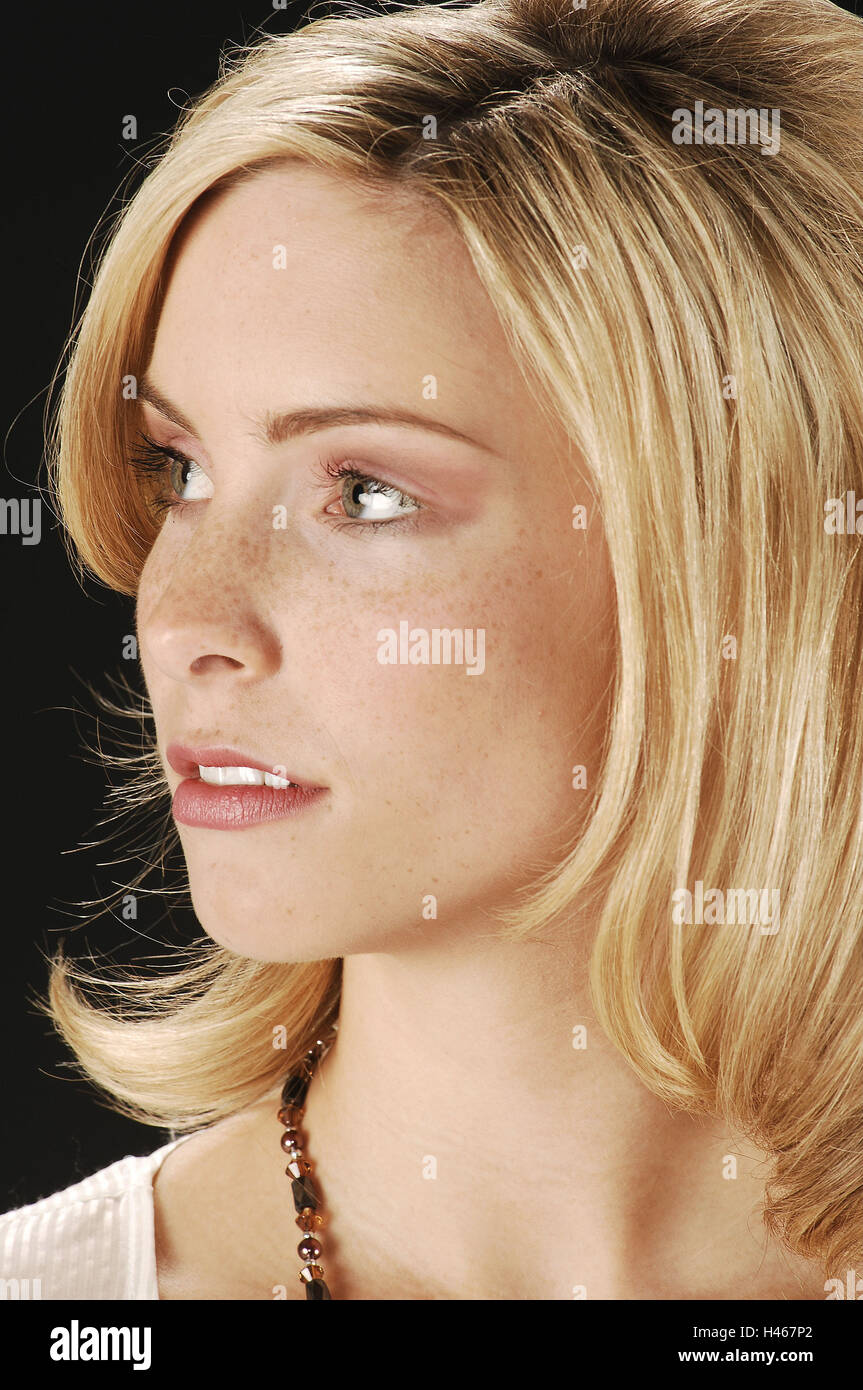 Woman, young, blond, portrait, side view, cropped Stock Photo - Alamy