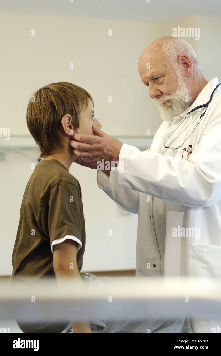 Hospital, doctor, patient, examination Stock Photo - Alamy