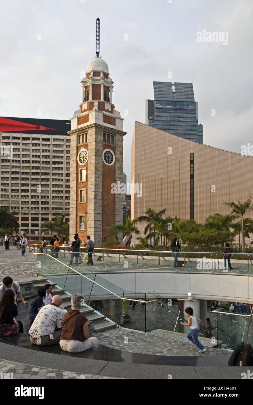 China, Hong Kong, peninsula Kowloon, bell tower, cultural centre ...