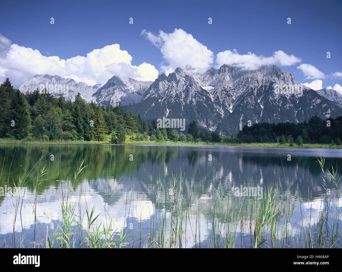 Germany, Bavaria, Mittenwald, scenery, mountains, Luttensee (lake ...