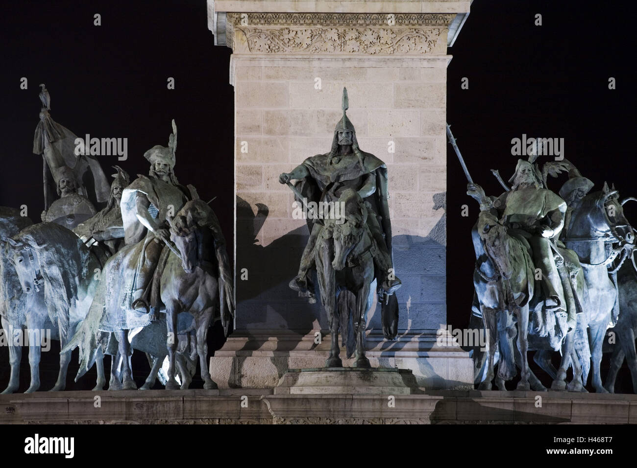 Bleed statues hi-res stock photography and images - Alamy