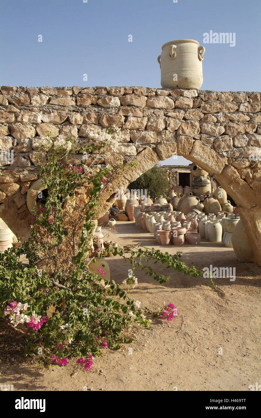 Tunisia, Djerba, Guellala, pottery Stock Photo - Alamy