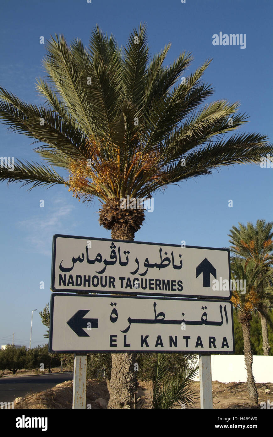 Road signs tunisia hi-res stock photography and images - Alamy