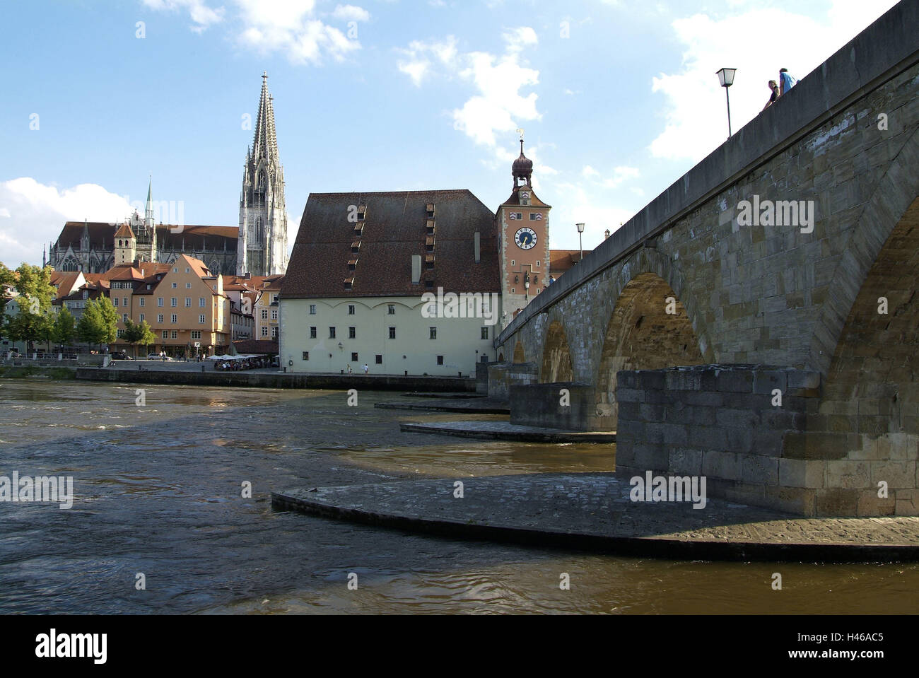 Germany, Bavaria, Upper Palatinate, Regensburg, the Danube, stone ...