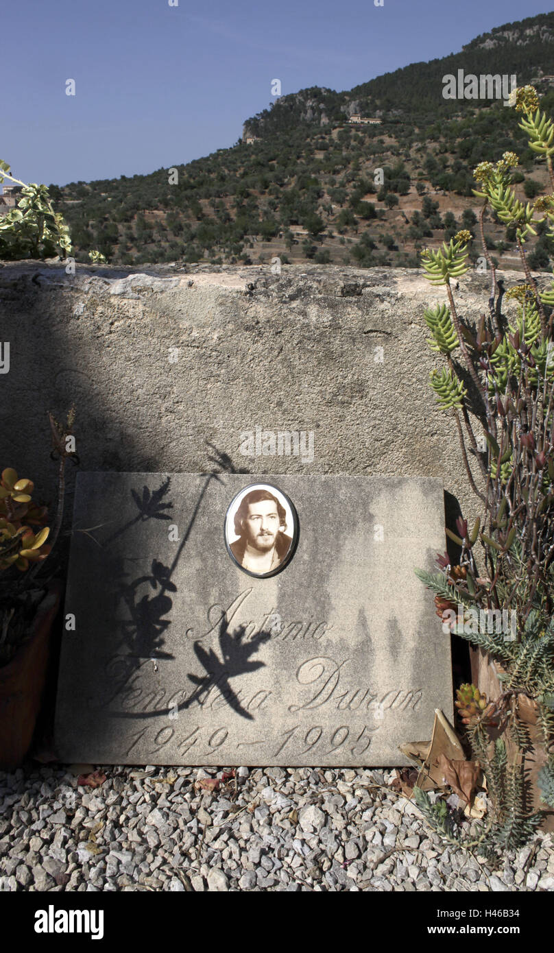 Majorca balearic islands cemetery hi-res stock photography and images ...