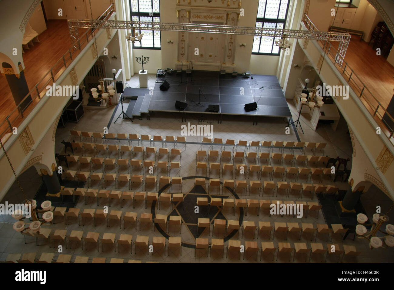 Interior new synagogue new jewish hi-res stock photography and images ...
