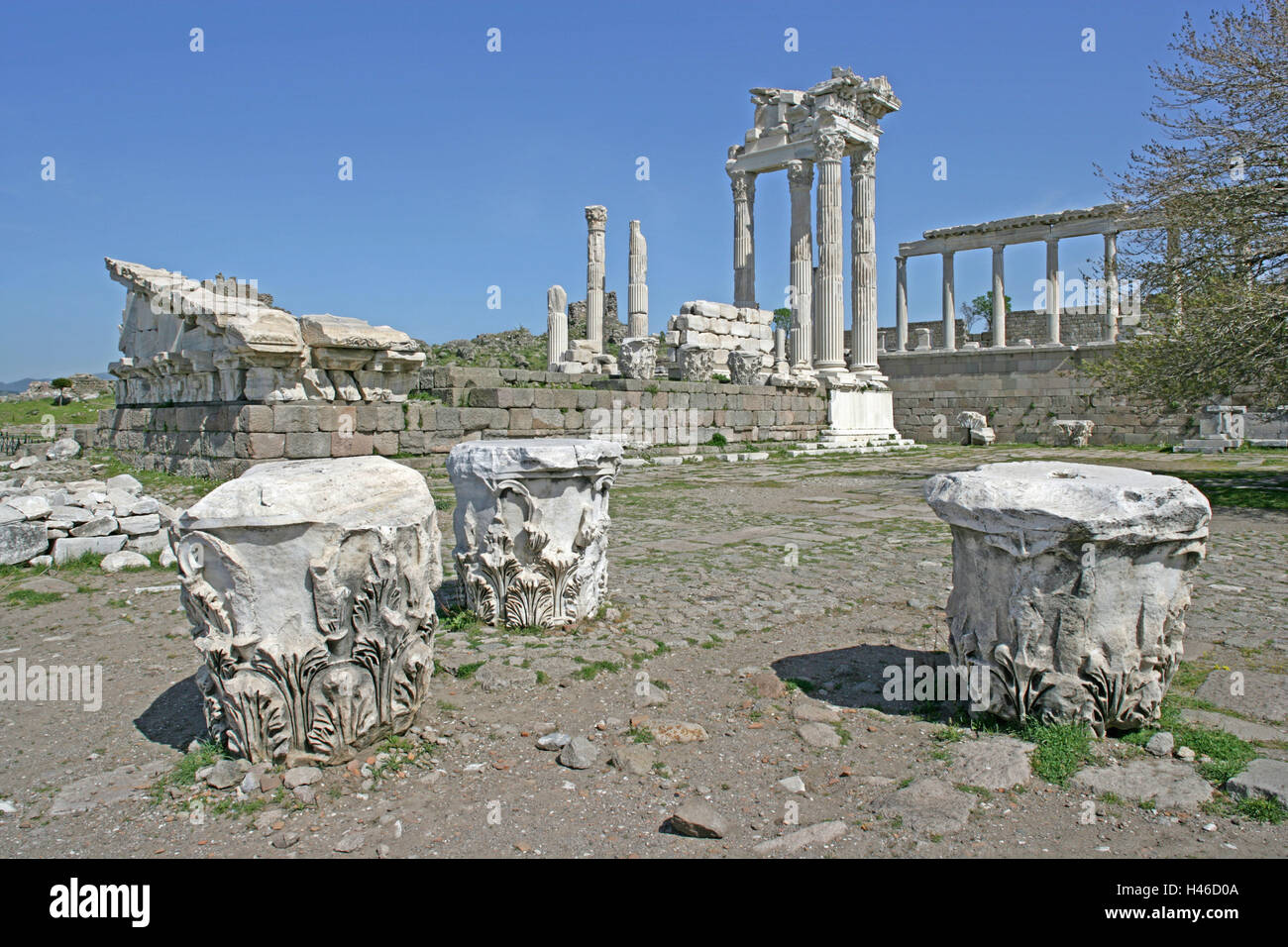 Turkey, Pergamon, Trajan Tempel, pillars, Acropolis, Trajan temple ...