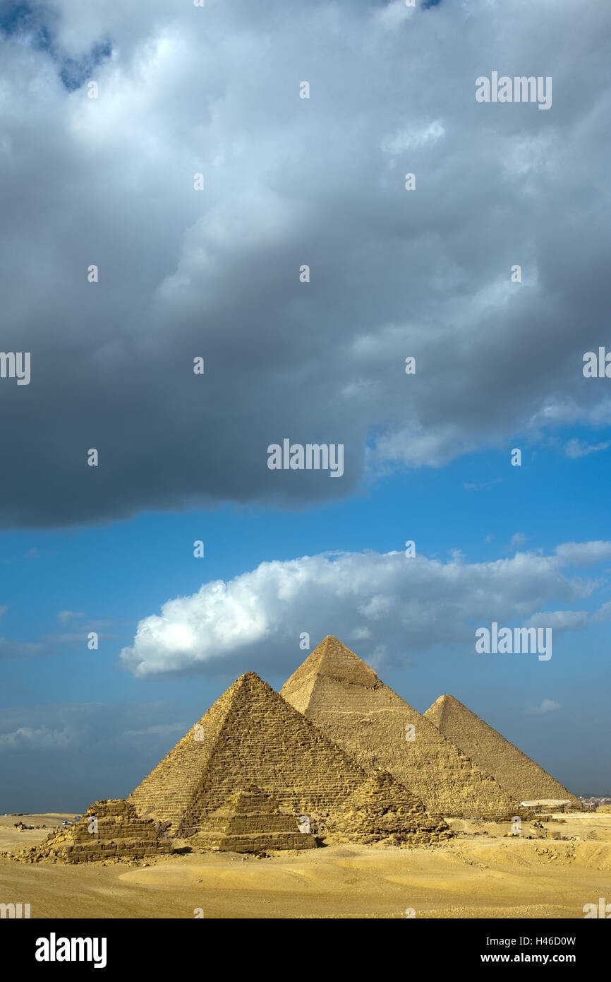 Egypt, Cairo, Gizeh, pyramids, queen's pyramids, Chephren pyramid ...