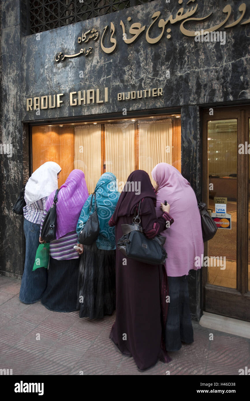 Egyptian women in cairo hi-res stock photography and images - Alamy