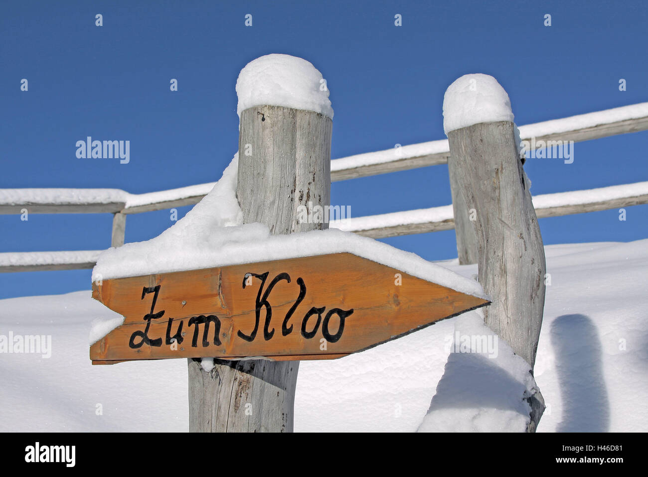 Sign, on the right, "to the Kloo", sign, toilet, tip, wittily, wooden ...