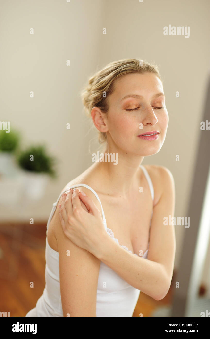 Touches shoulder hi-res stock photography and images - Alamy