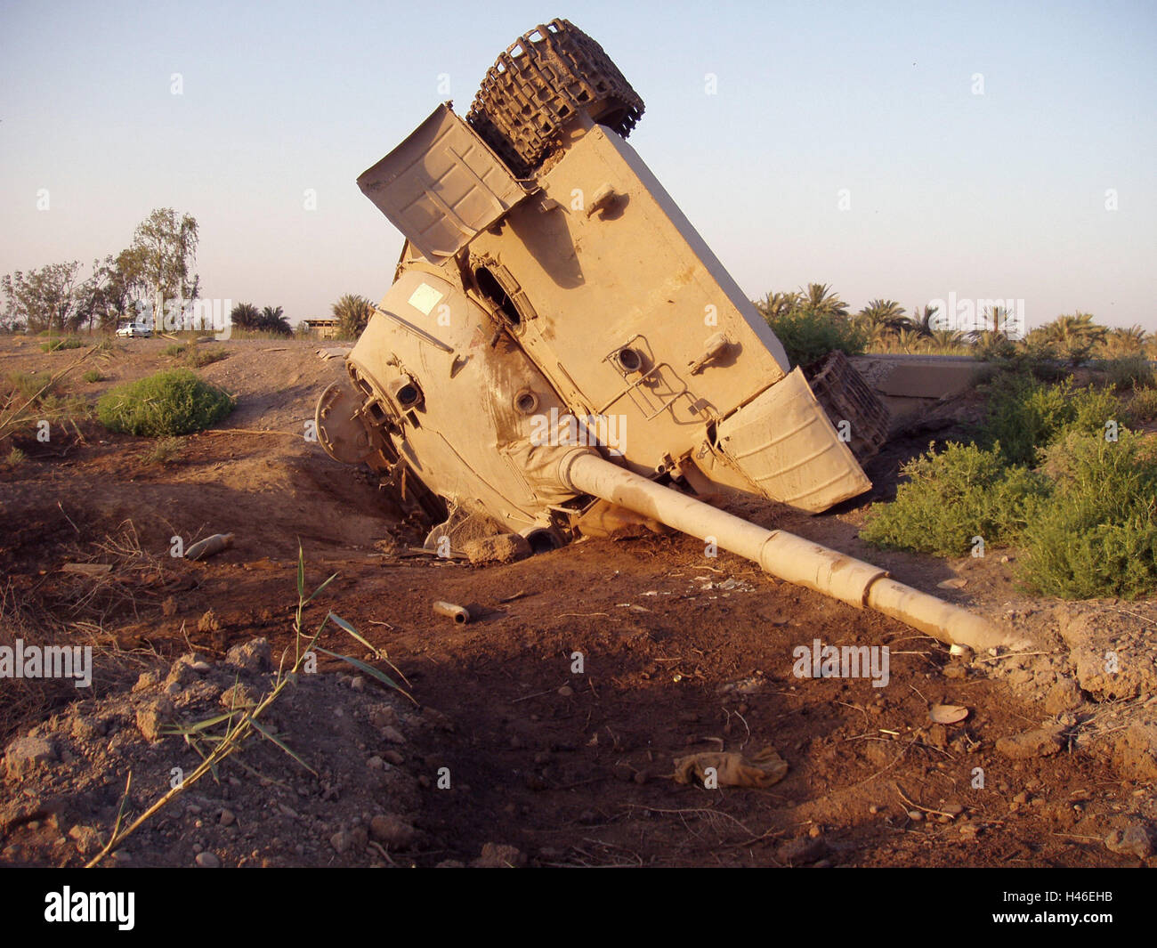 Iraq 2003 tank hi-res stock photography and images - Alamy
