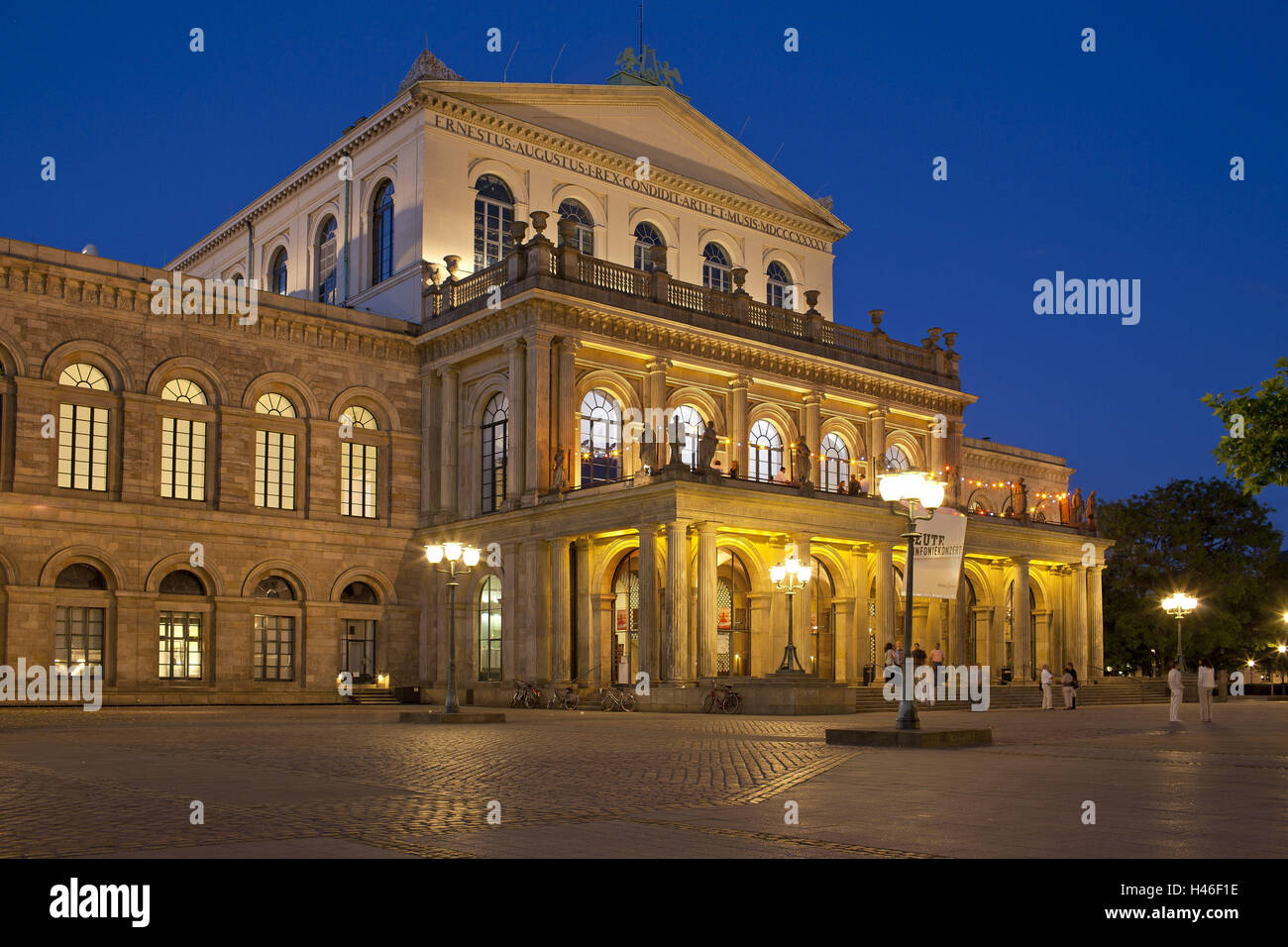 Hannover opera house hi-res stock photography and images - Alamy