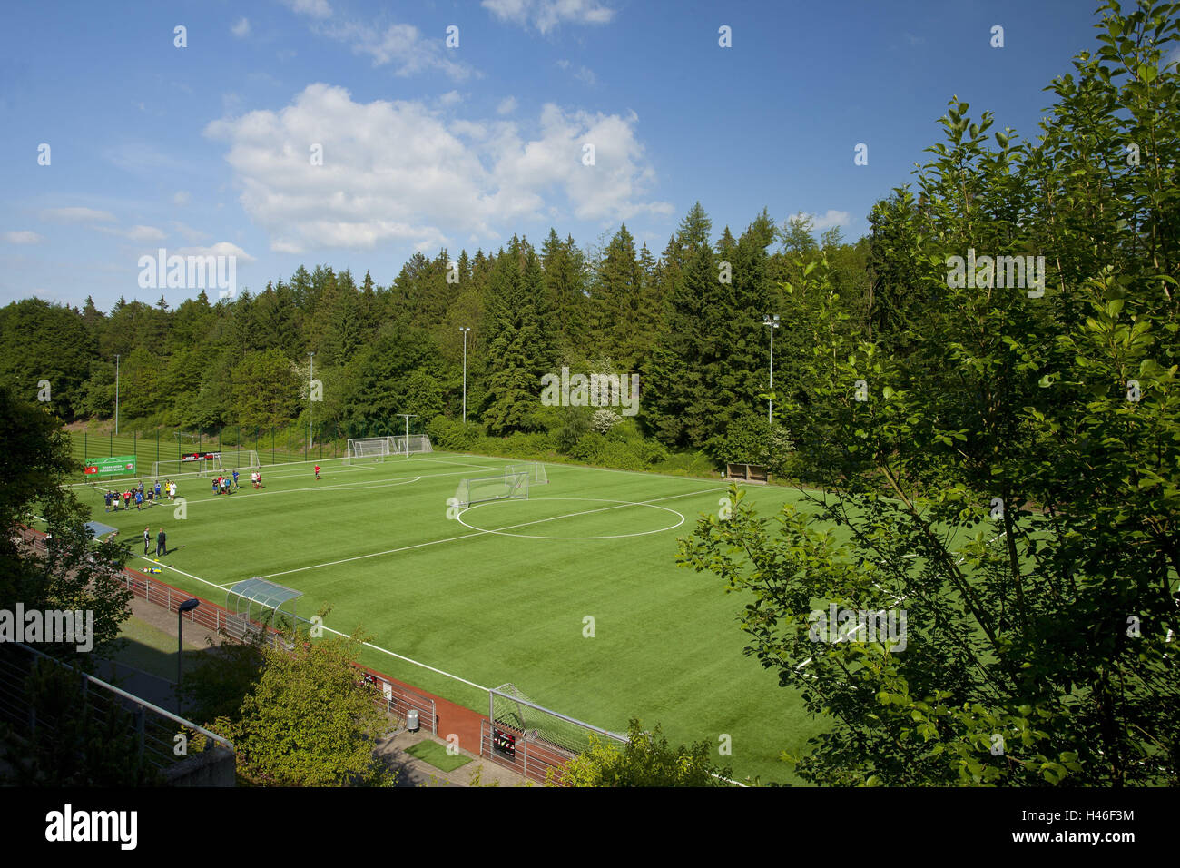 Poor football pitch hi-res stock photography and images - Alamy
