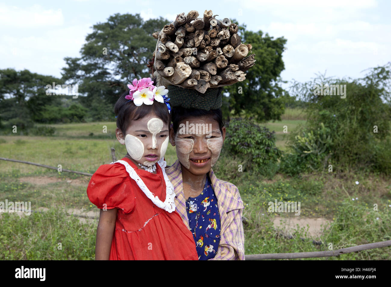 Myanmar, mother with child Stock Photo - Alamy