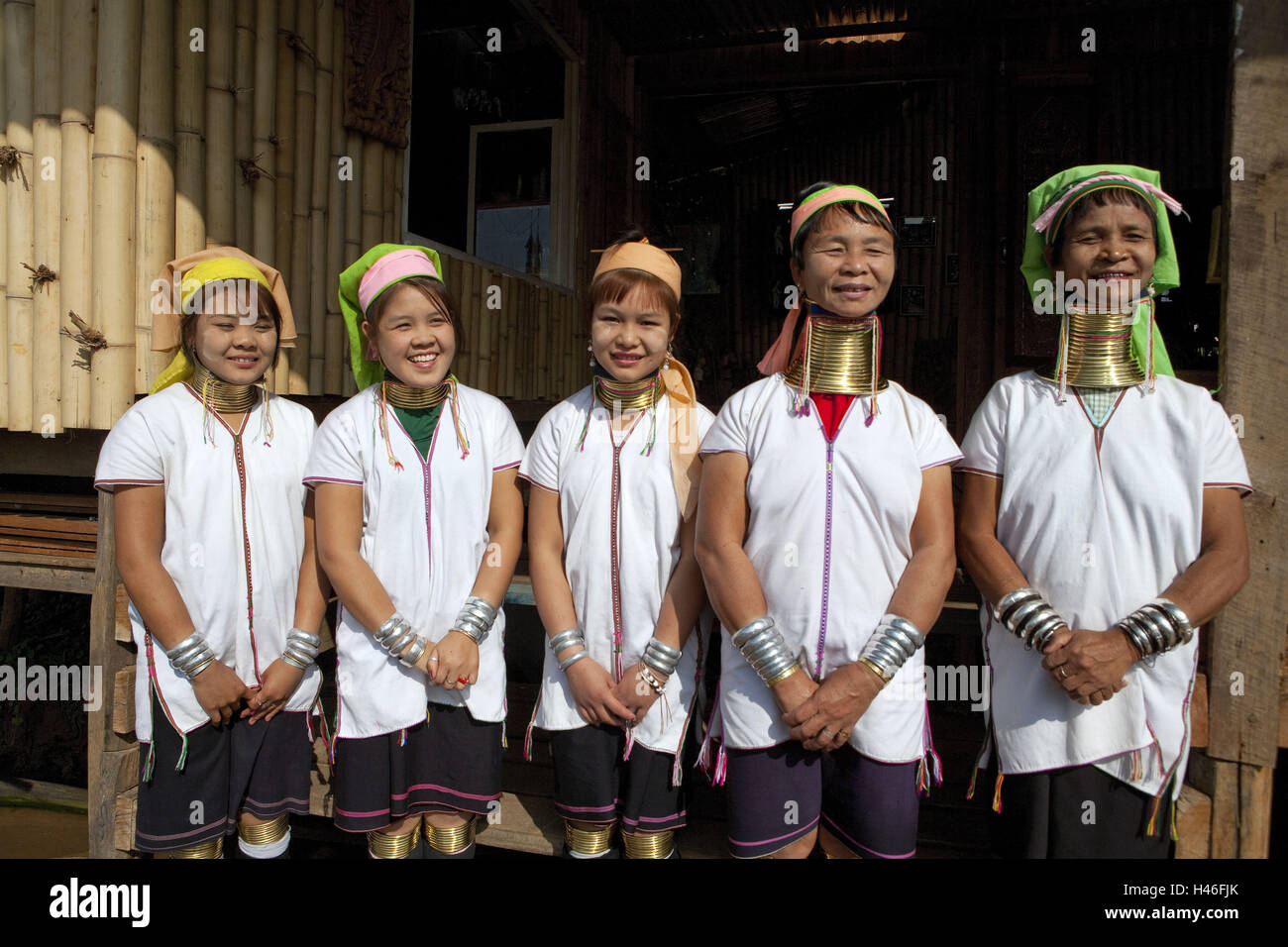 Myanmar, girl and women of the Padaung tribe, 'long neck women' Stock ...