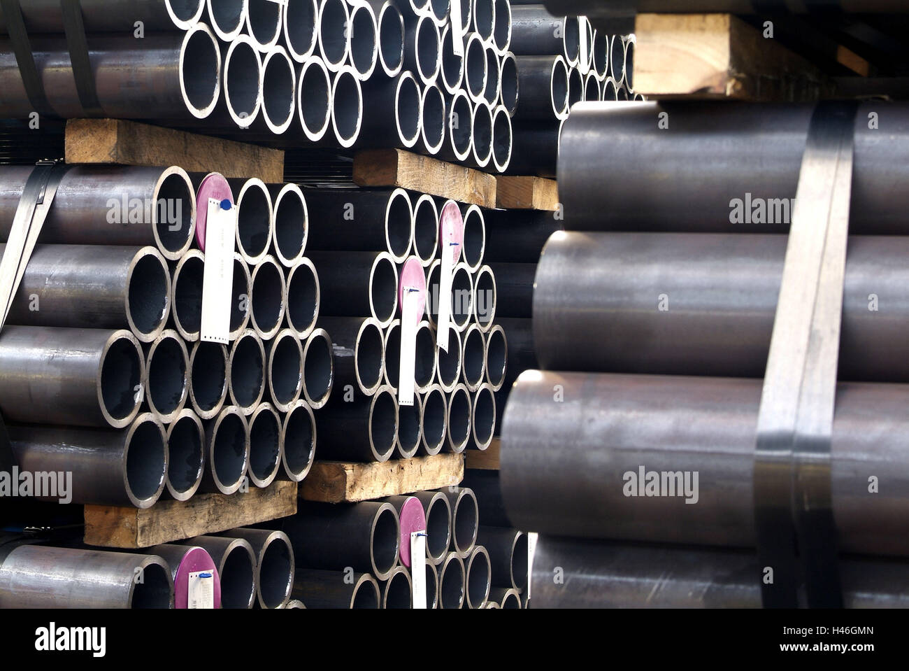 Stacking pipes hi-res stock photography and images - Alamy