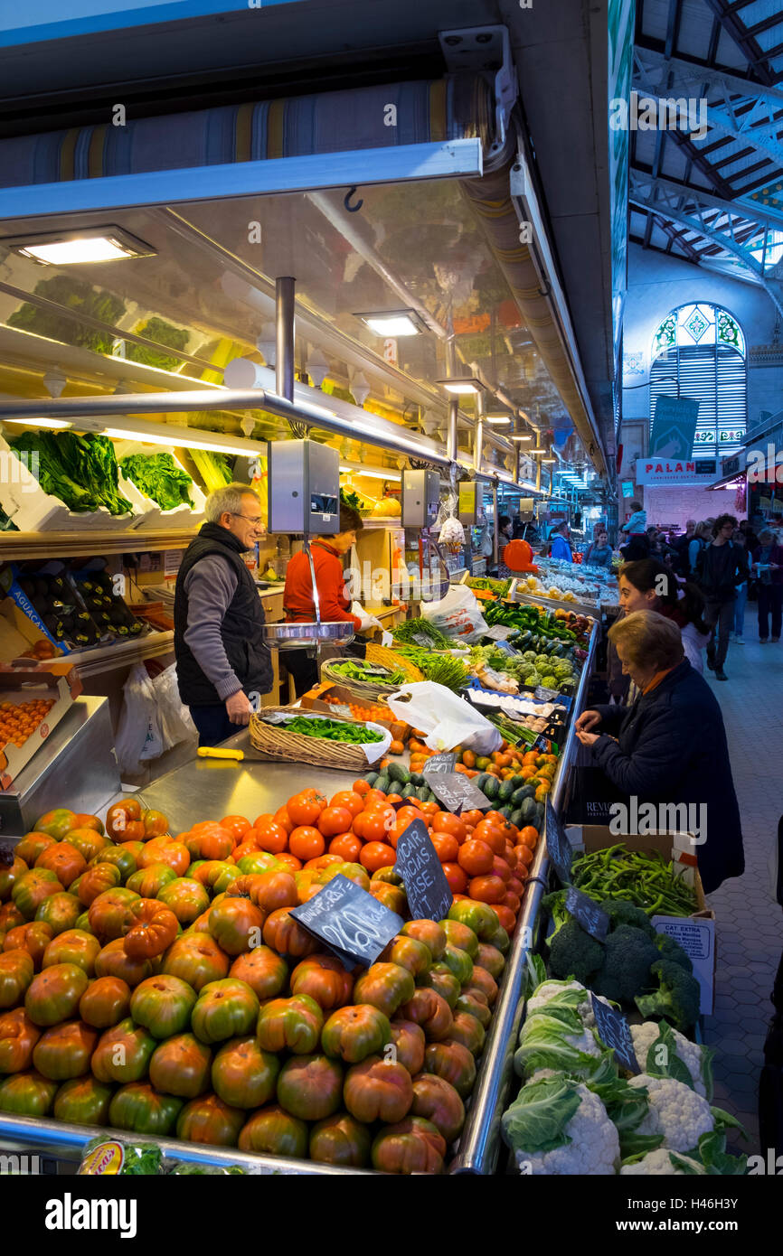 Veg display vertical hi-res stock photography and images - Alamy