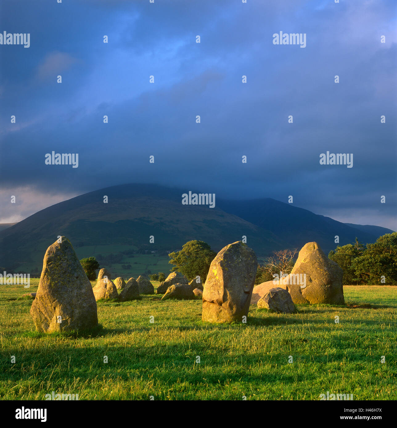 Stone circle hi-res stock photography and images - Alamy