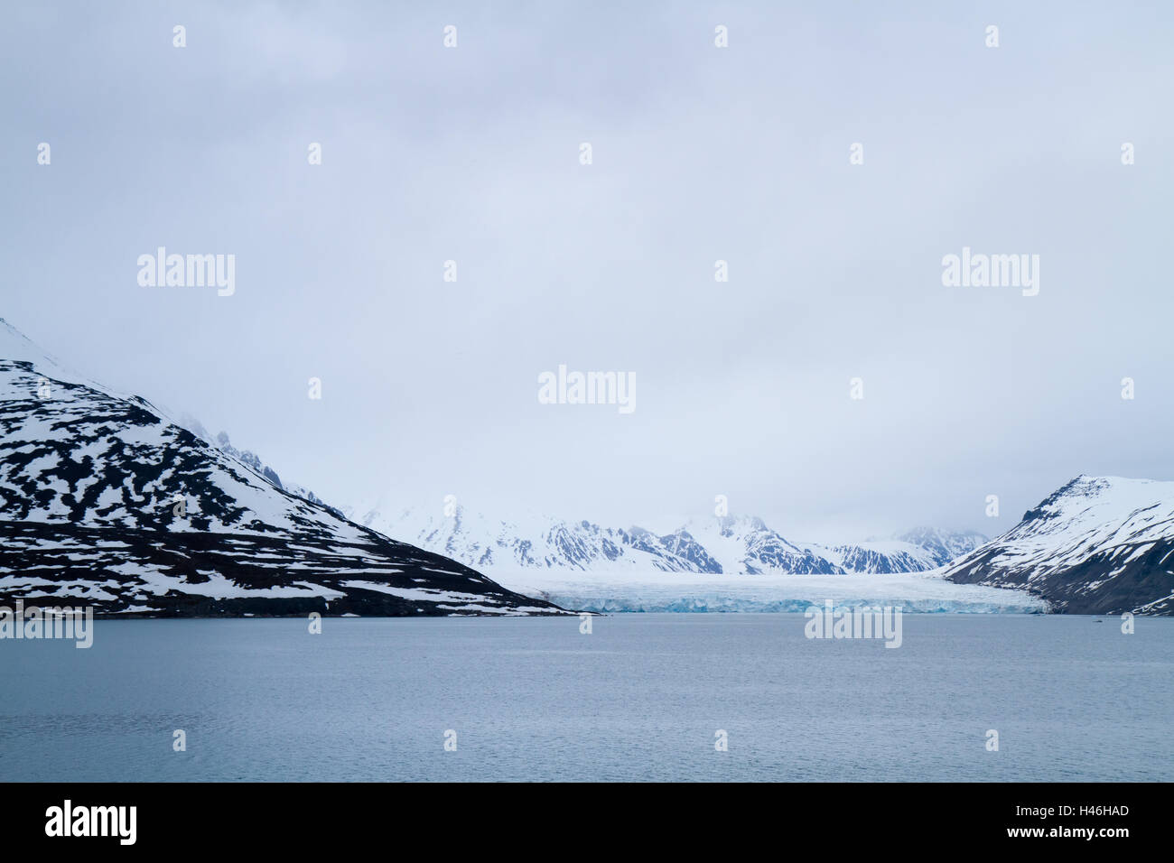 landscape of the svalbard nature Stock Photo - Alamy