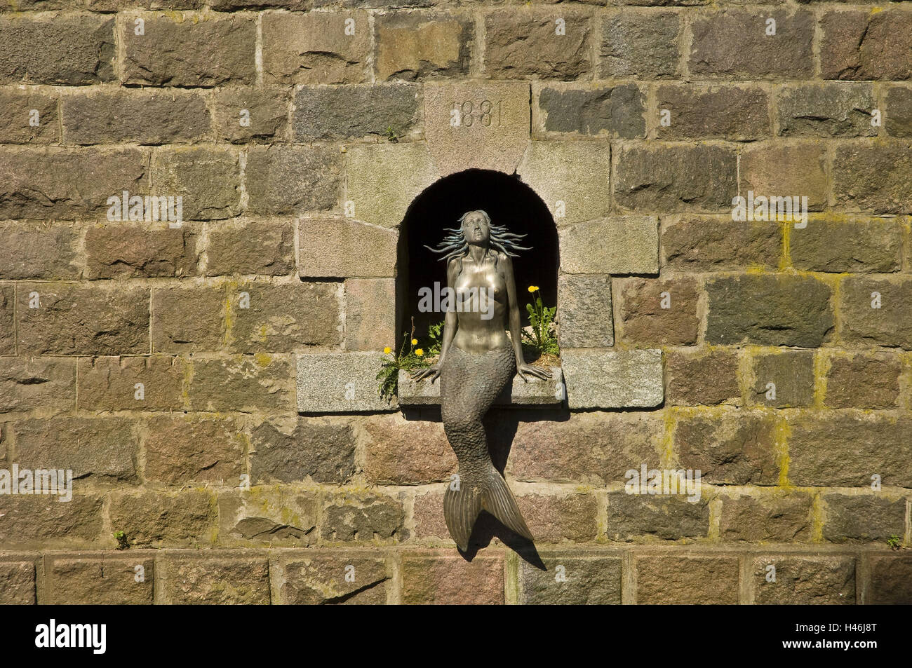 Lithuania, Vilnius, old town, district Uzupis, Uzupio Gatve, wall ...