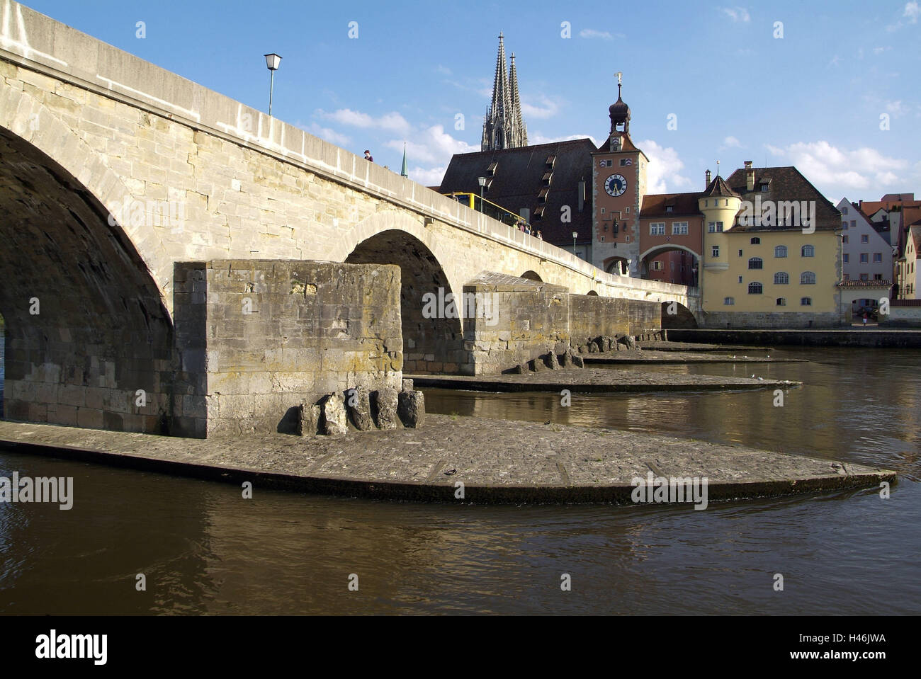 Germany, Bavaria, Upper Palatinate, Regensburg, the Danube, stone ...