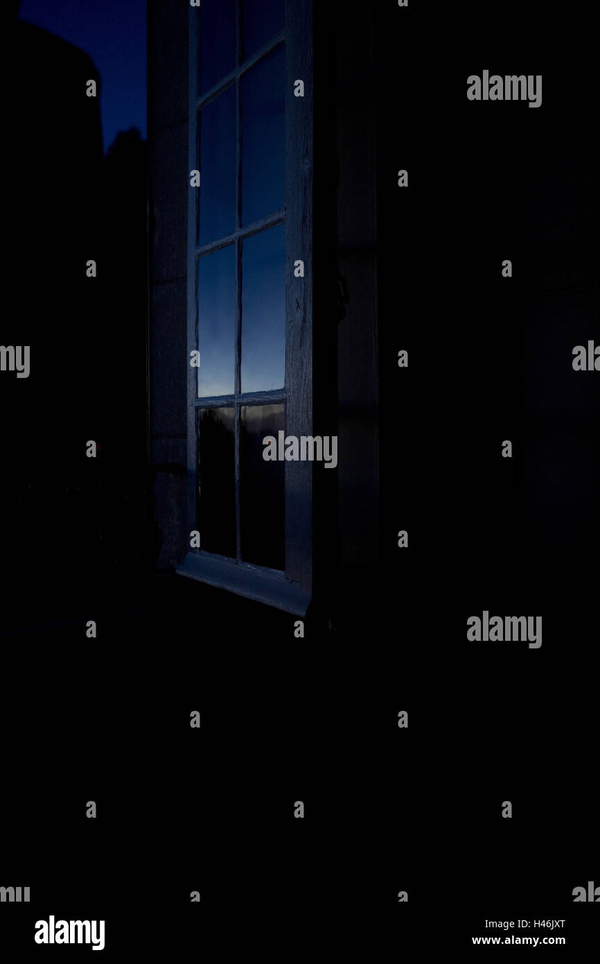 Casement window, darkness, night, reflection, pane, detail Stock Photo ...