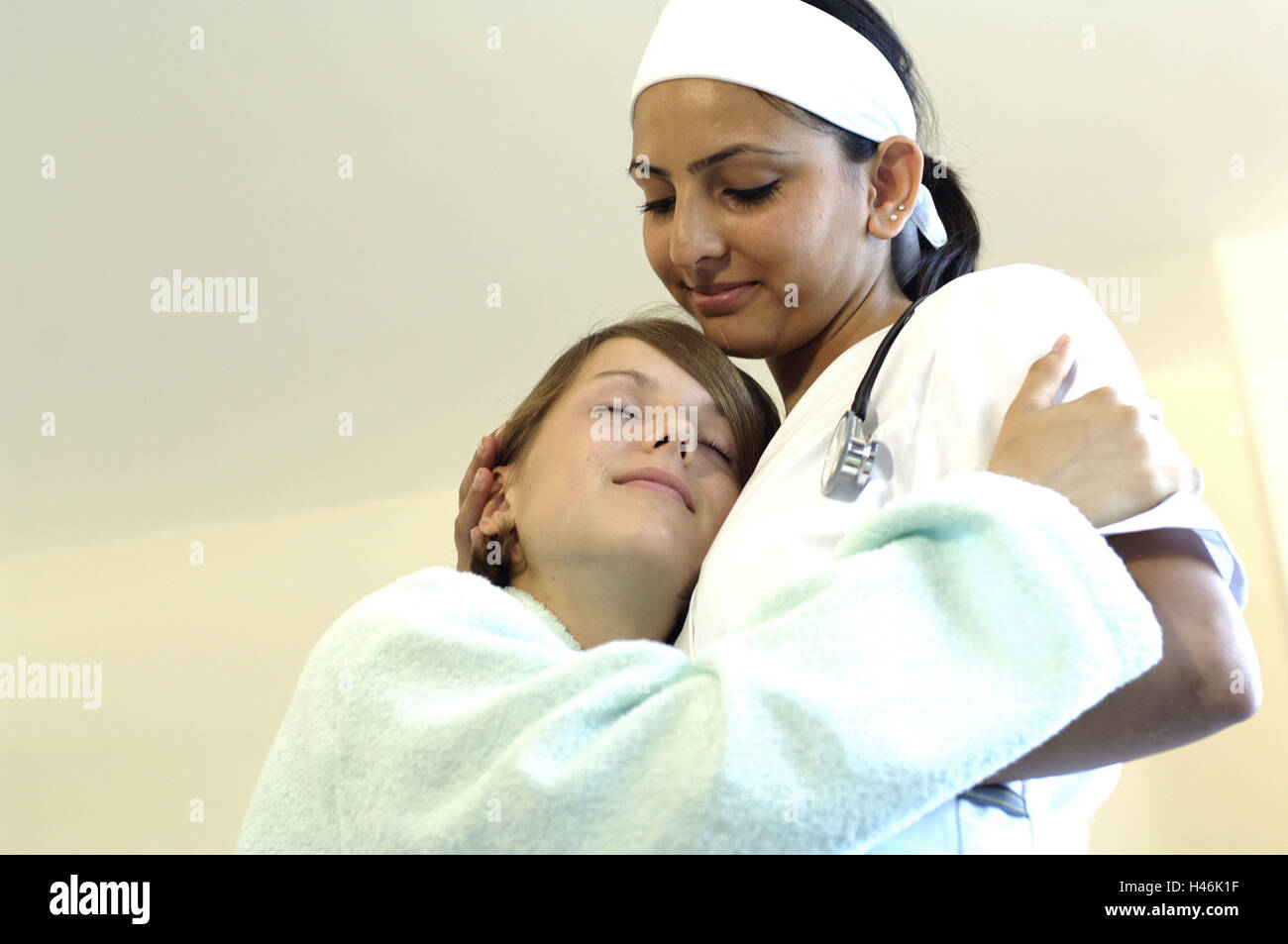 Hospital, patient, nurse, embrace Stock Photo - Alamy