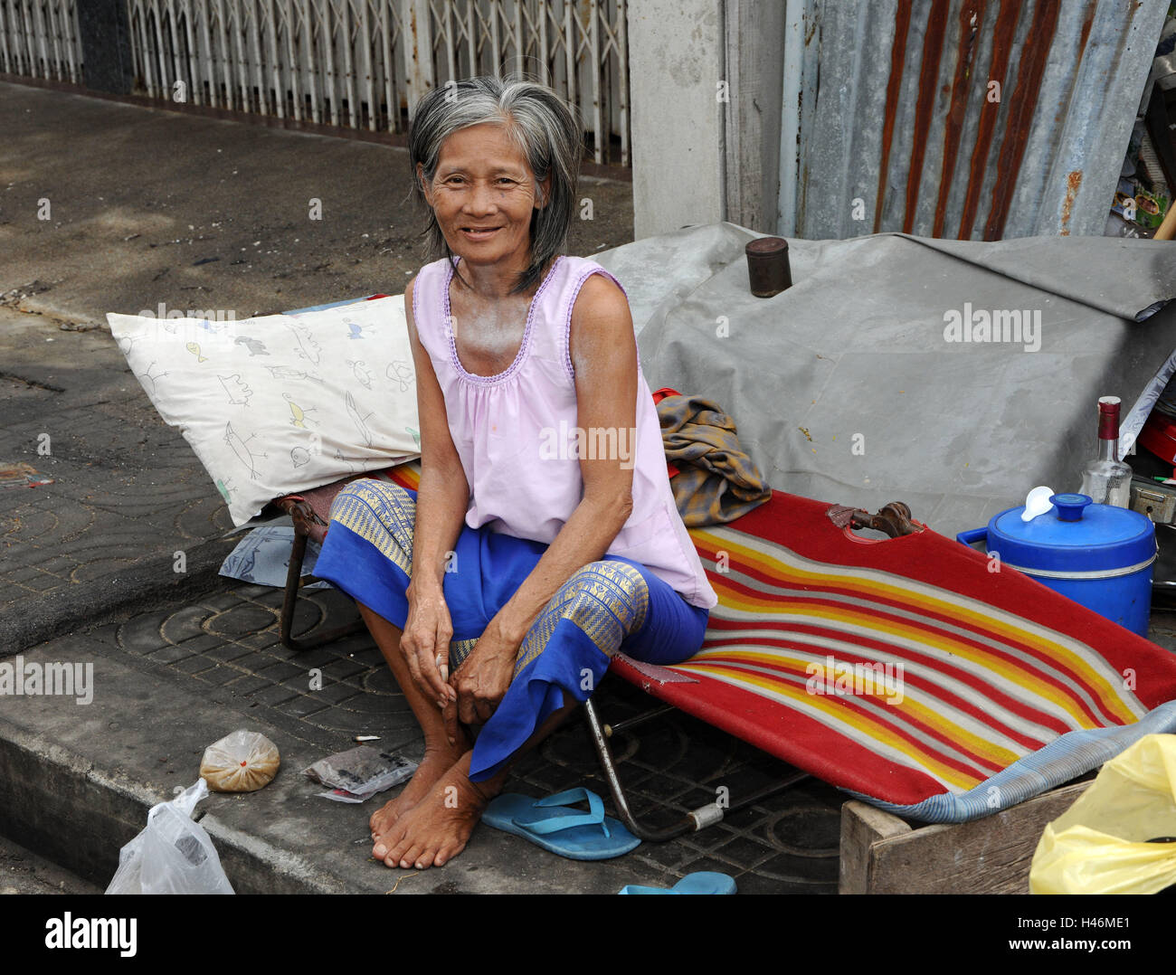Barefoot homeless hi-res stock photography and images - Alamy