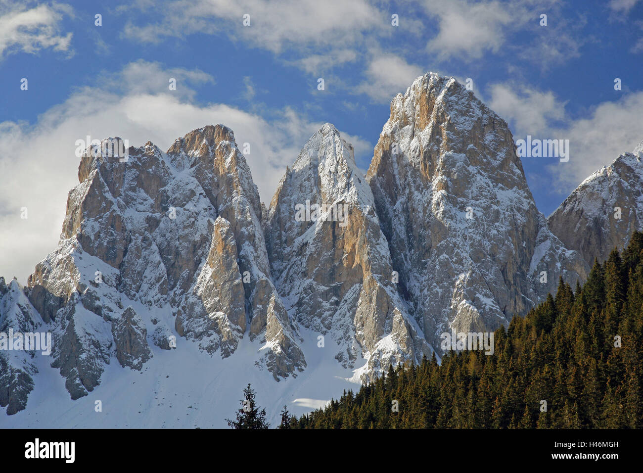 Geislerspitzen massif hi-res stock photography and images - Alamy