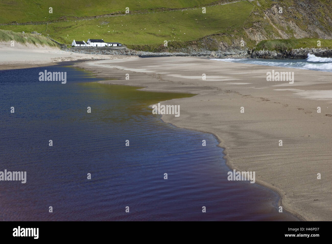 Shetland beach cottage hi-res stock photography and images - Alamy
