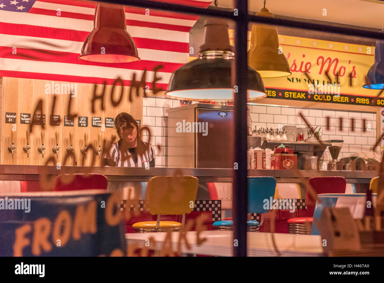 Diner counter hi-res stock photography and images - Alamy