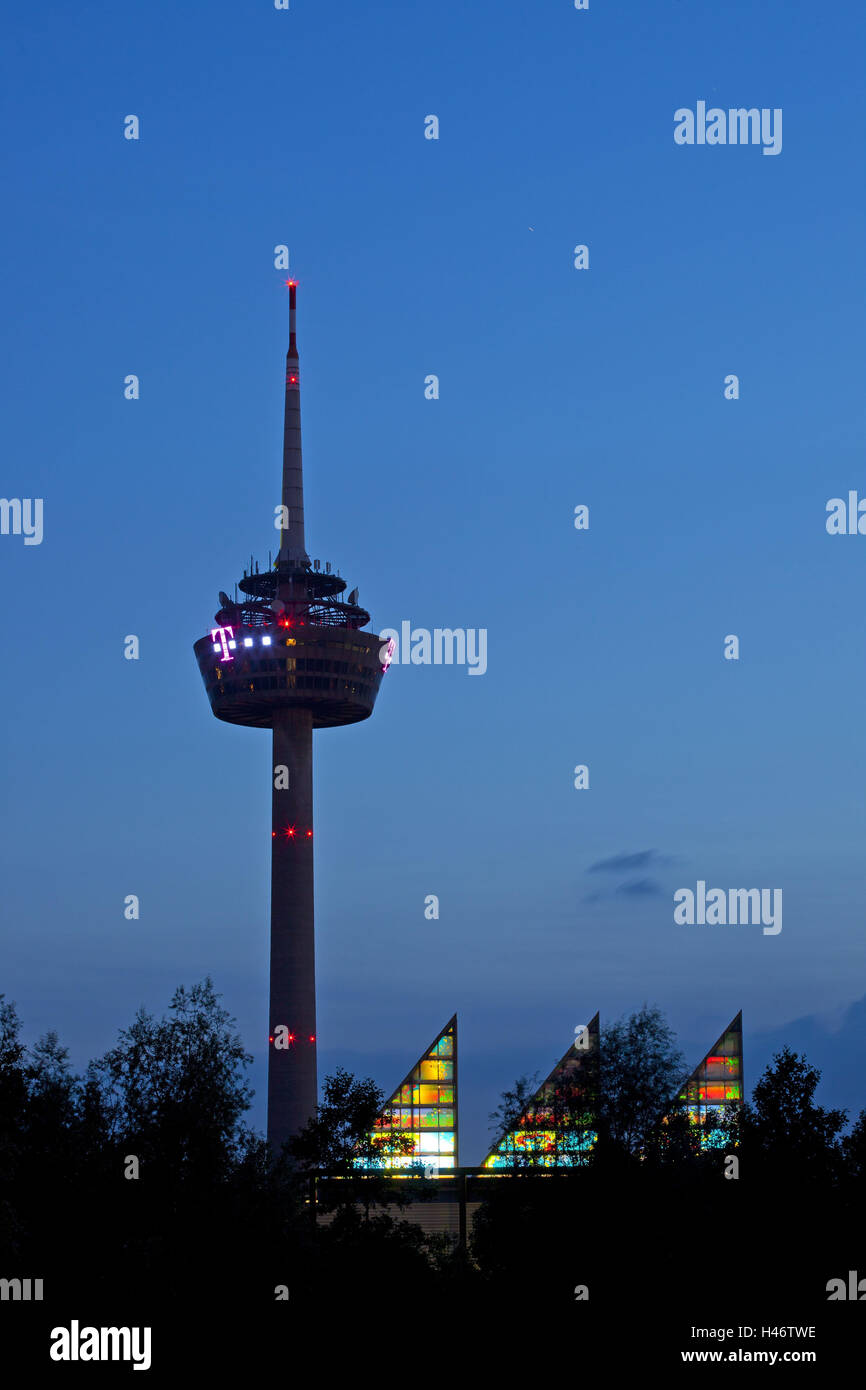 Germany, North Rhine-Westphalia, Cologne, television tower, evening ...