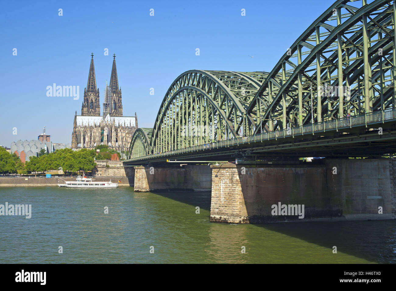 Germany, North Rhine-Westphalia, Cologne, the Rhine, Hohenzollern ...