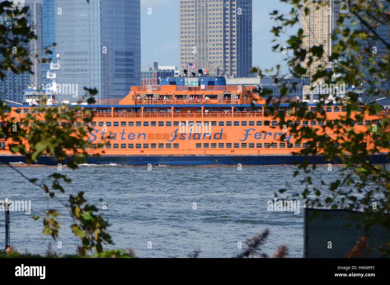 Ferry governors island hi-res stock photography and images - Alamy