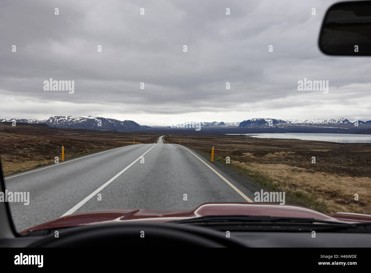 driving thingvallavegur route 36 road through thingvellir golden circle ...