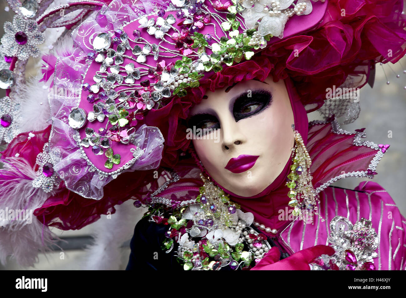 Masks hi-res stock photography and images - Alamy