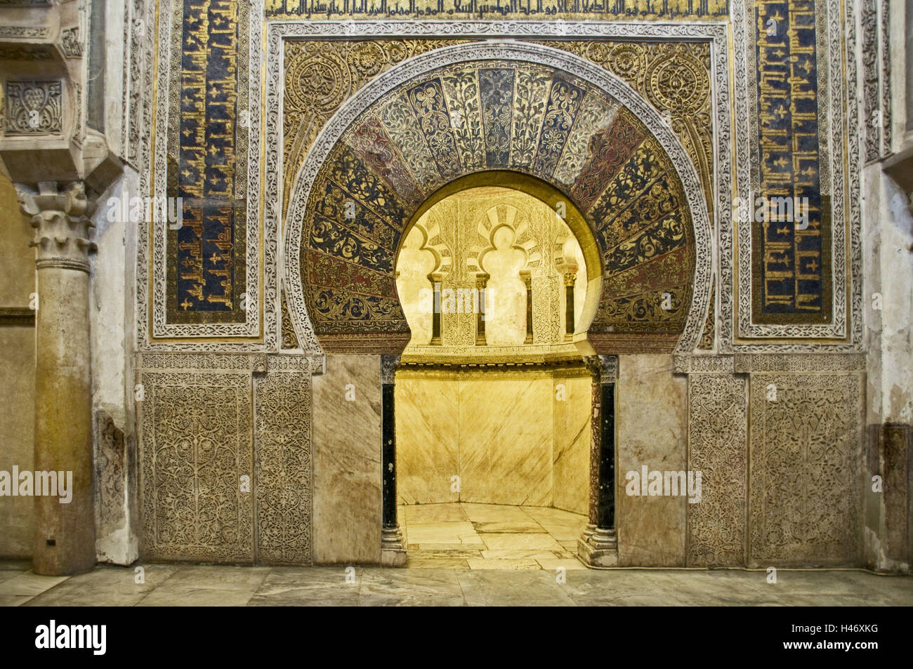 Catedral interior hi-res stock photography and images - Alamy