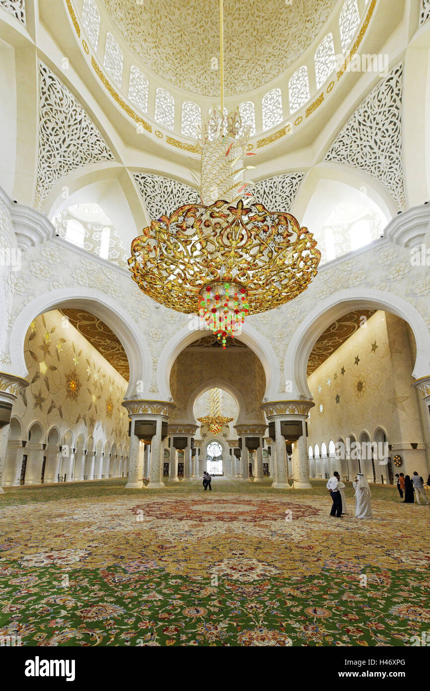 Chandelier in prayer hall, Sheikh Zayed Bin Sultan Al Nahyan Mosque ...
