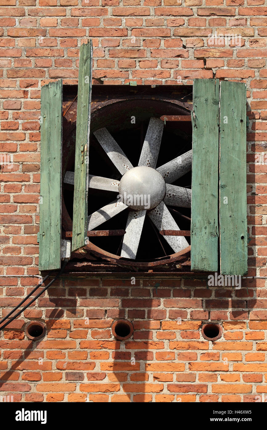 Barn Ventilation High Resolution Stock Photography and Images - Alamy